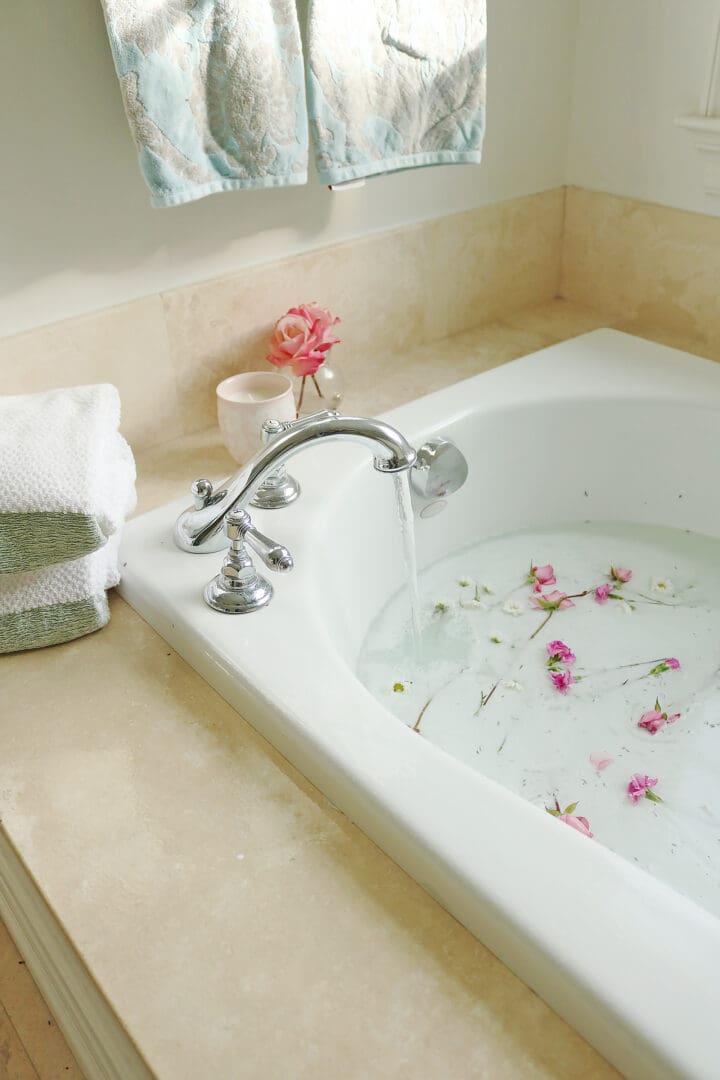 Milk Bath Recipe for Dry Skin - Darling Darleen | A Lifestyle Design Blog