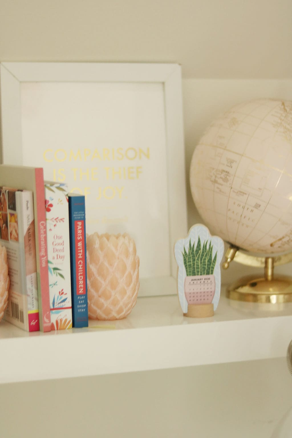 girl-teen-bedroom-shelf-styling - Darling Darleen | A Lifestyle Design Blog