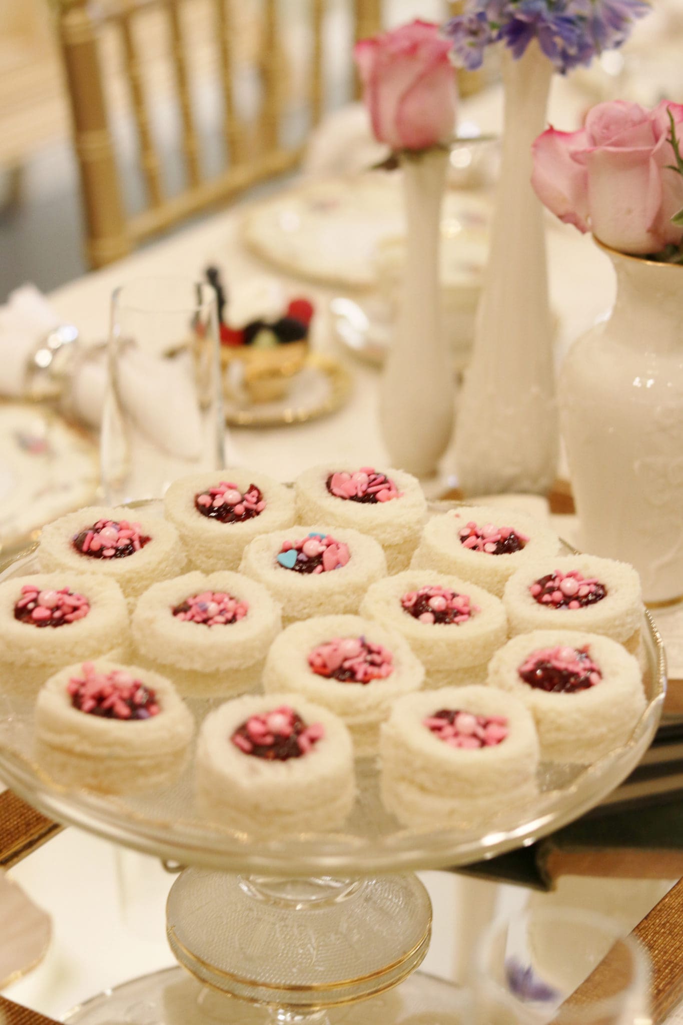 The Perfect Vintage Tea Party - Darling Darleen | A Lifestyle Design Blog